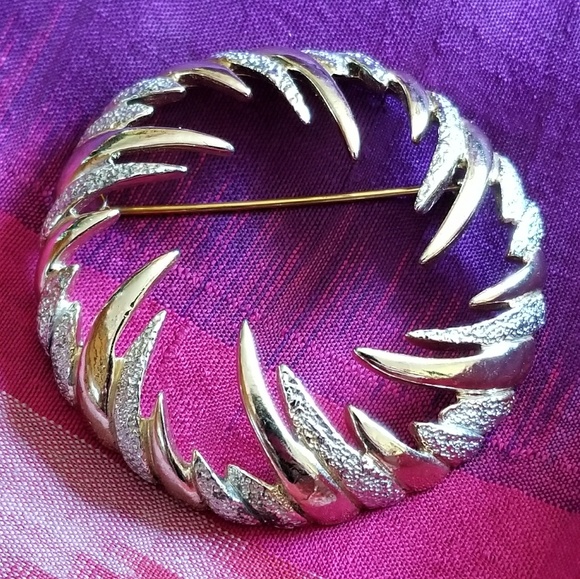Sarah Coventry | Jewelry | Vintage Sarah Coventry Brooch Circle Silver ...